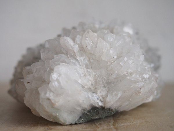 Yahoo!オークション - 水晶クラスター 1.48kg 水晶 鑑賞石 原石 鉱石 ...