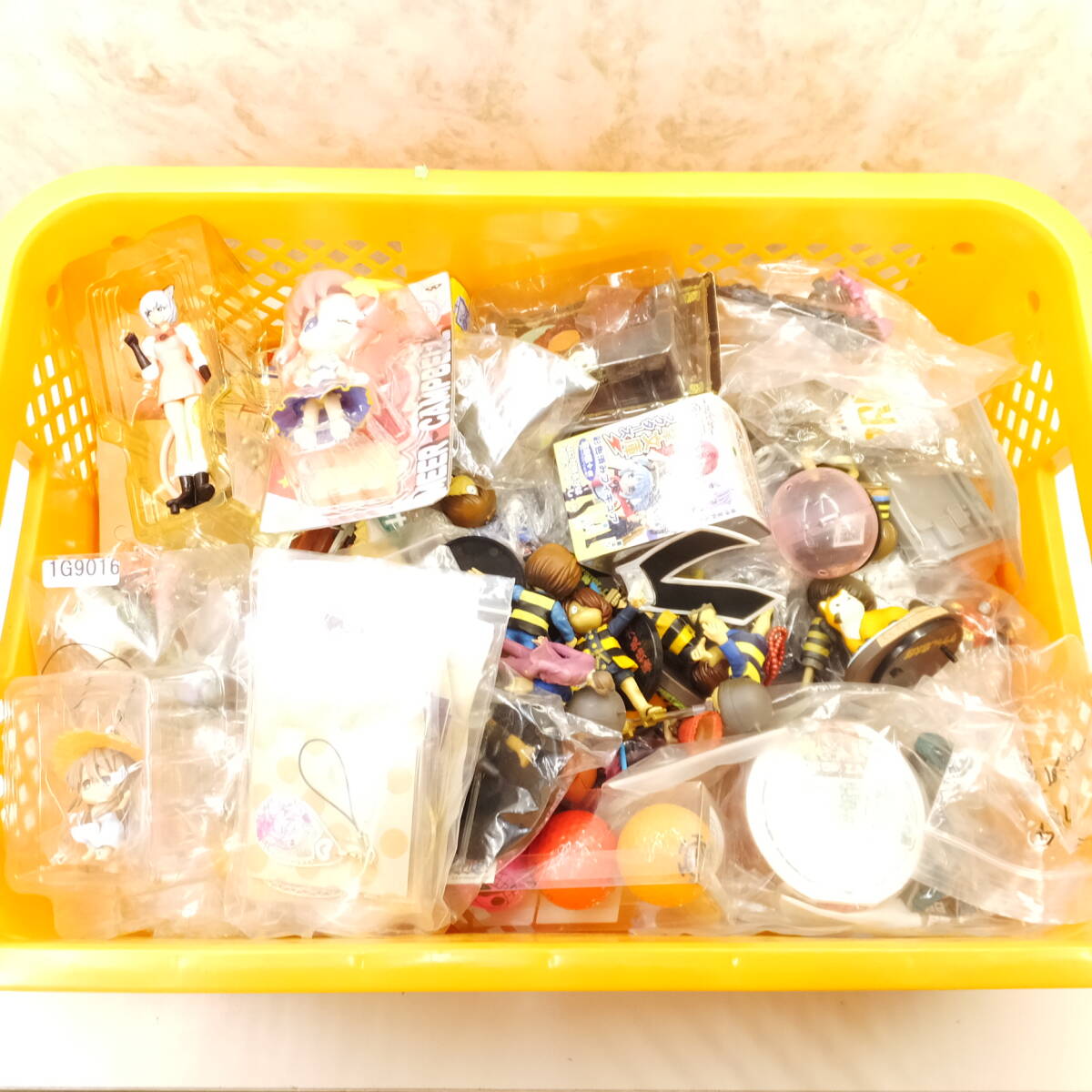 Yahoo!オークション - Y722 ジャンク 美少女 小さいフィギュア 大量 グ...