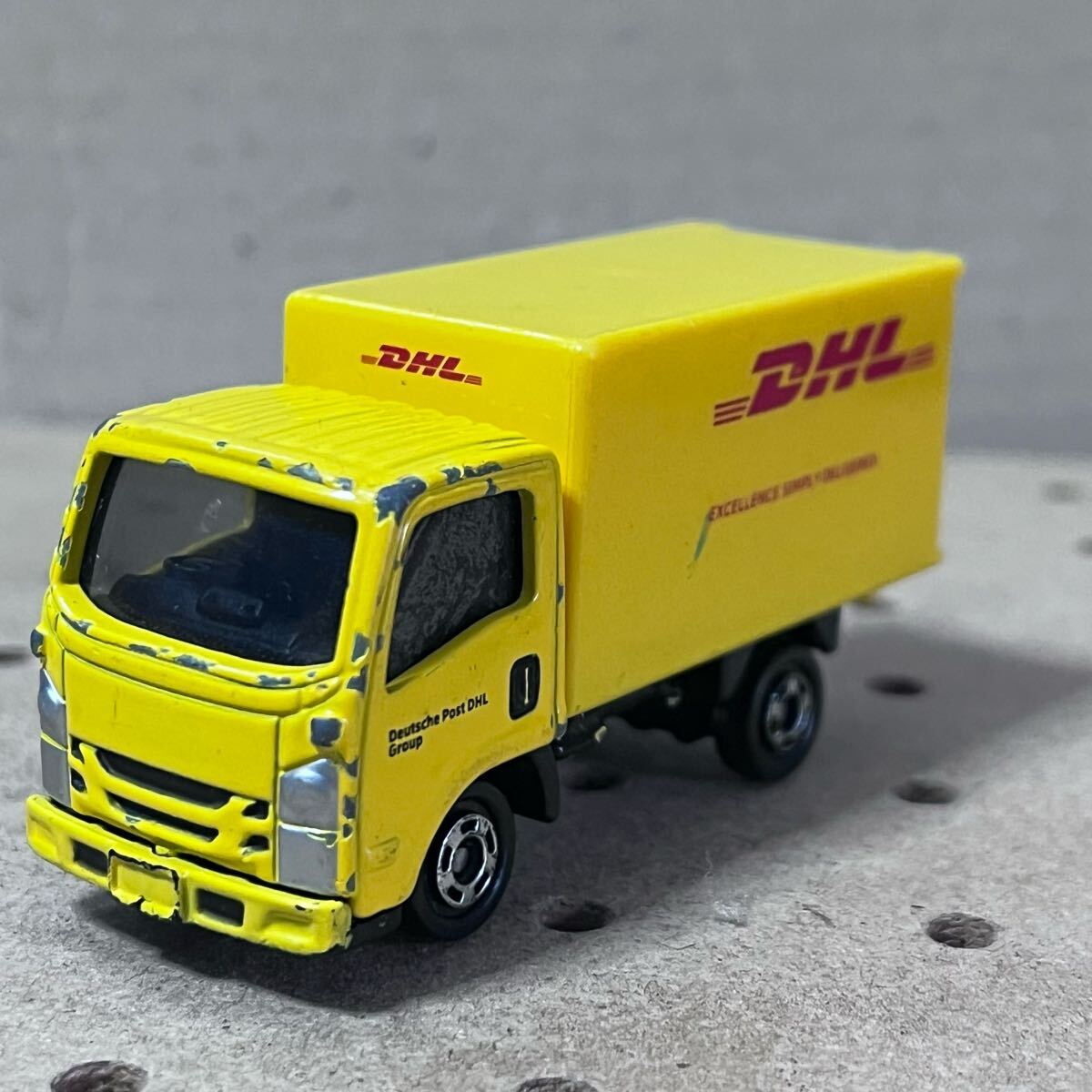 Yahoo!オークション - トミカ いすゞエルフDHLトラック