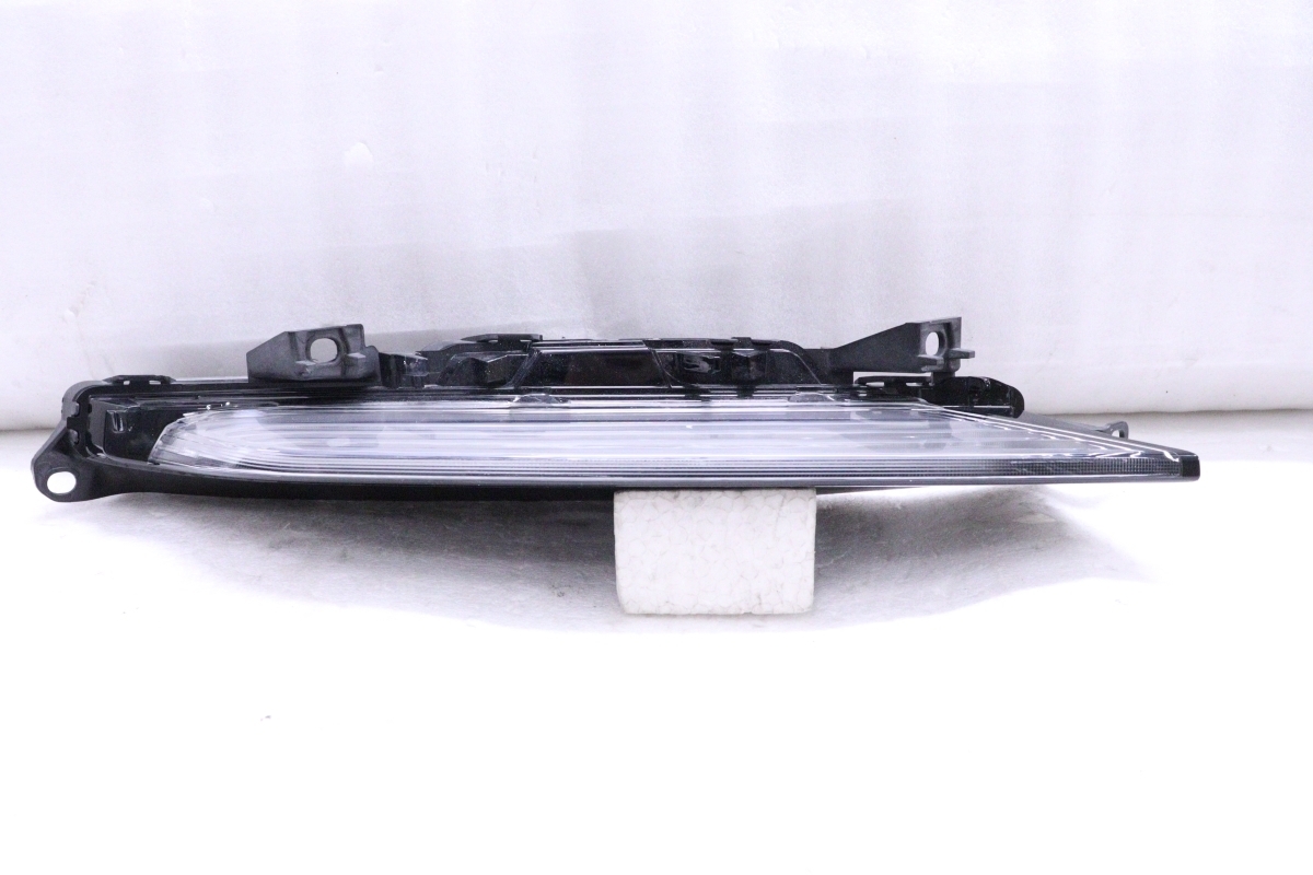 Yahoo!オークション - 55-2005 LED 95B ポルシェ マカン 右ウィンカー ...