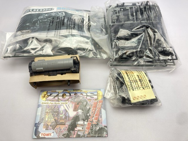 Yahoo!オークション - トミー 1/72 RZ-008 ゴルドス ステゴサウルス型 ...