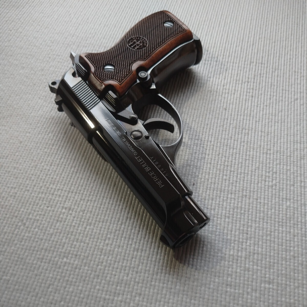 Yahoo!オークション - モデルガン マルシン ベレッタ M84 Wディープ ブ...