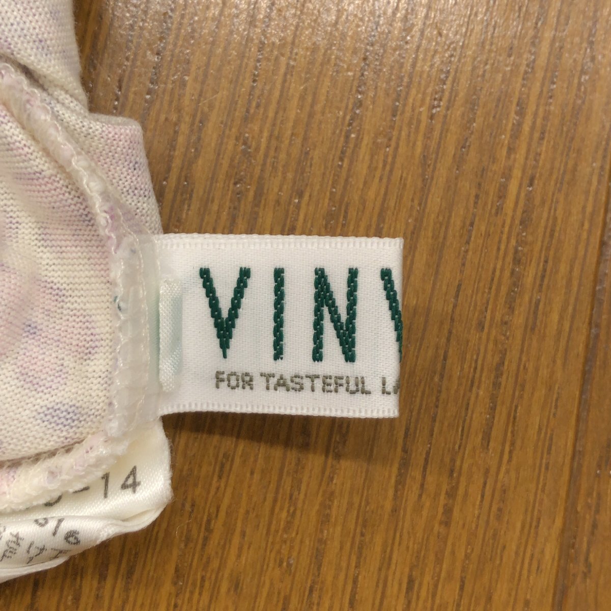 Yahoo!オークション - VINVERT バンベール コットン100% 花柄 タック ...