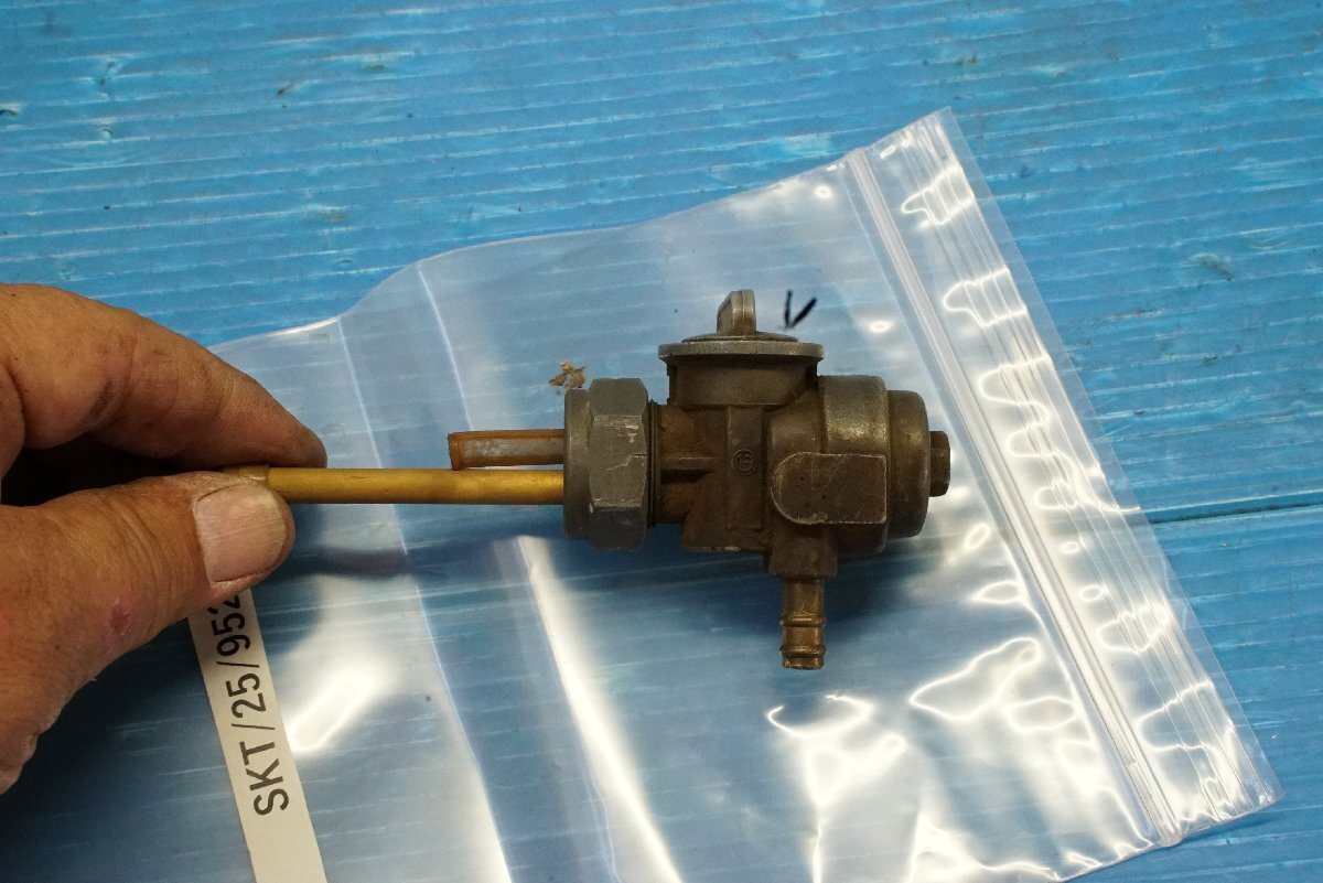 Yahoo!オークション - SKT25/952 カワサキZ1Aオリジナル燃料コック Z1Z...