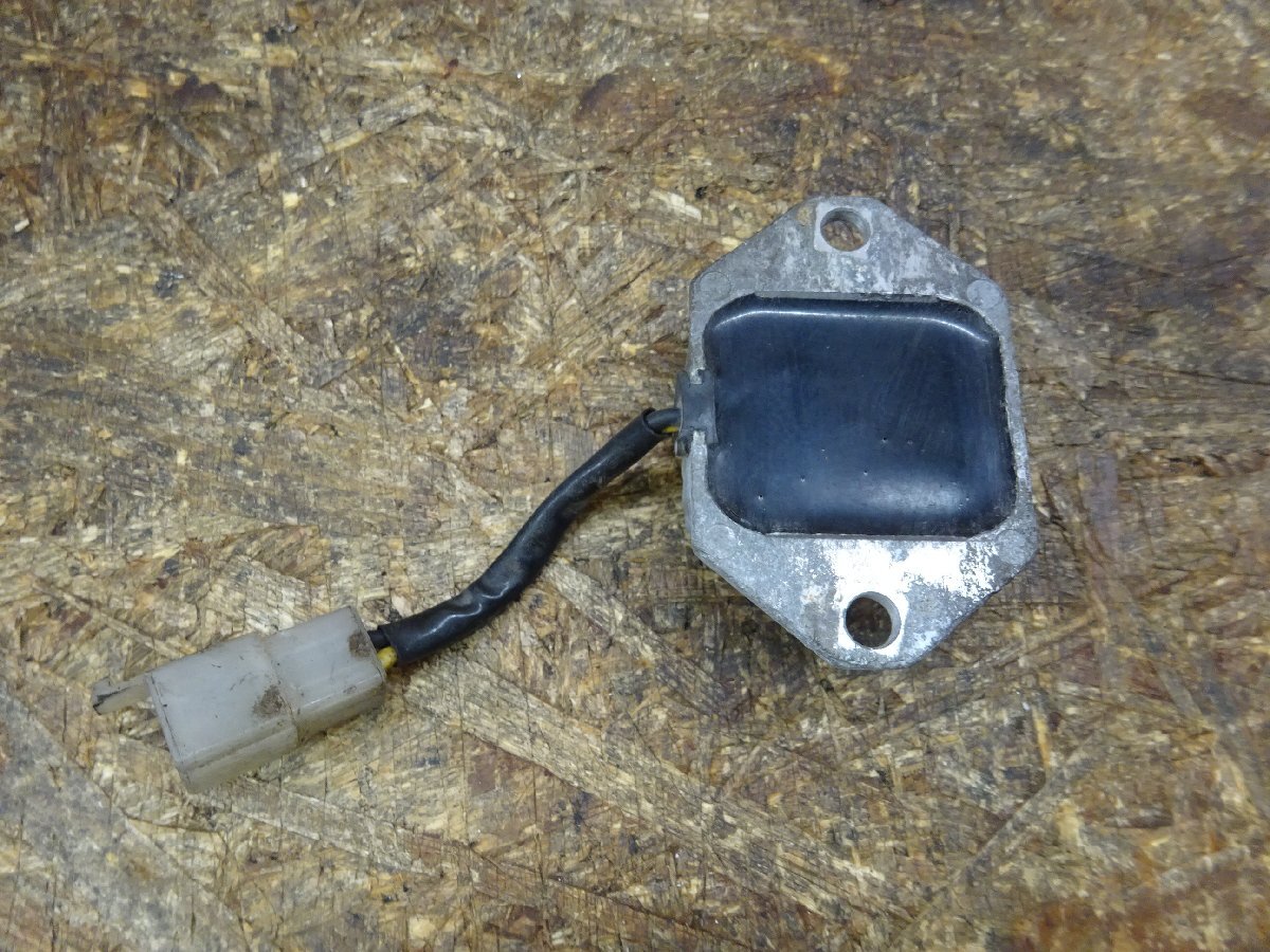 Yahoo!オークション - [Y15] XT200 23J レギュレーター