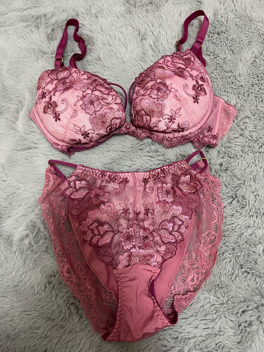 Yahoo!オークション - ブラショーツセット ピンク F70