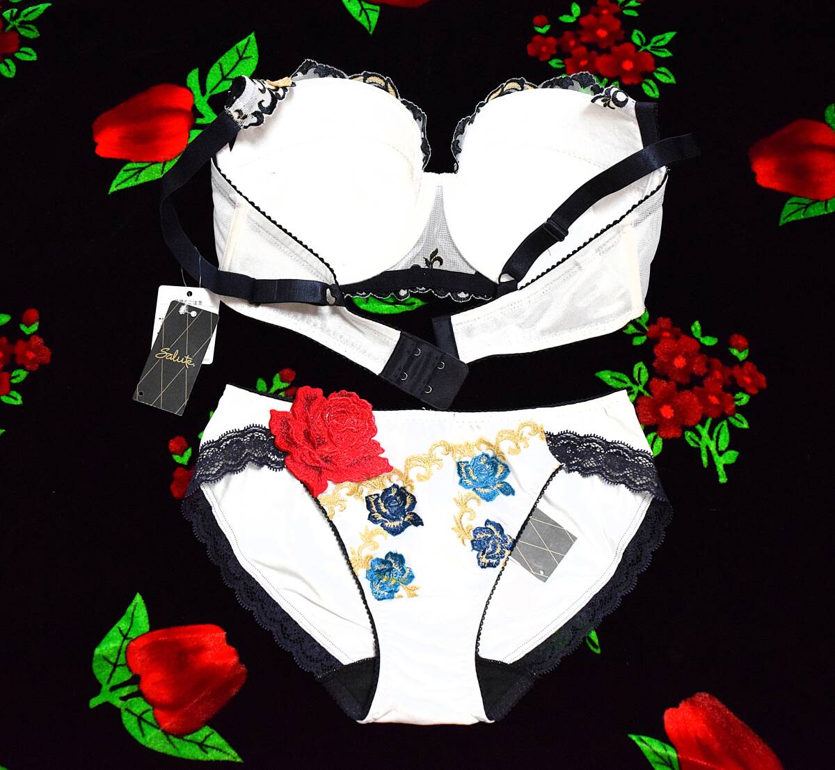 Yahoo!オークション - 新品・タグ付き ワコール サルート 73G・ベル...