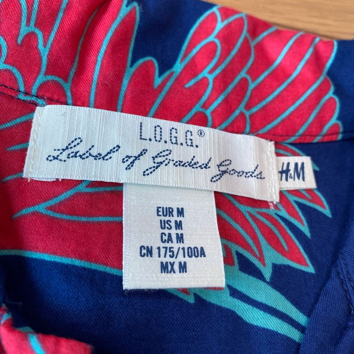 Yahoo!オークション - L.O.G.G H&M アロハシャツ 総柄 鶴 ネイビー コ...