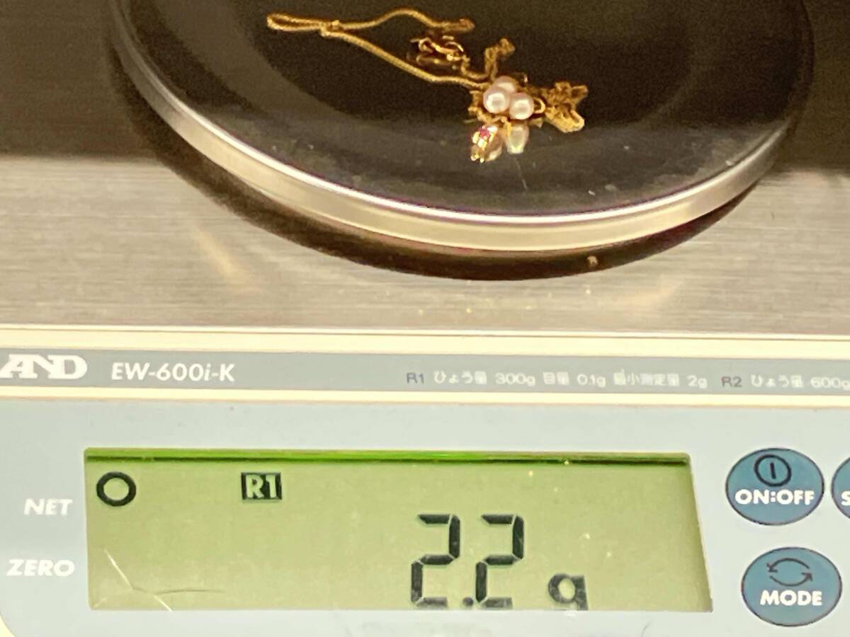 Yahoo!オークション - UNOAERRE(ウノアエレ) K18 40㎝ パール 赤石付 ...