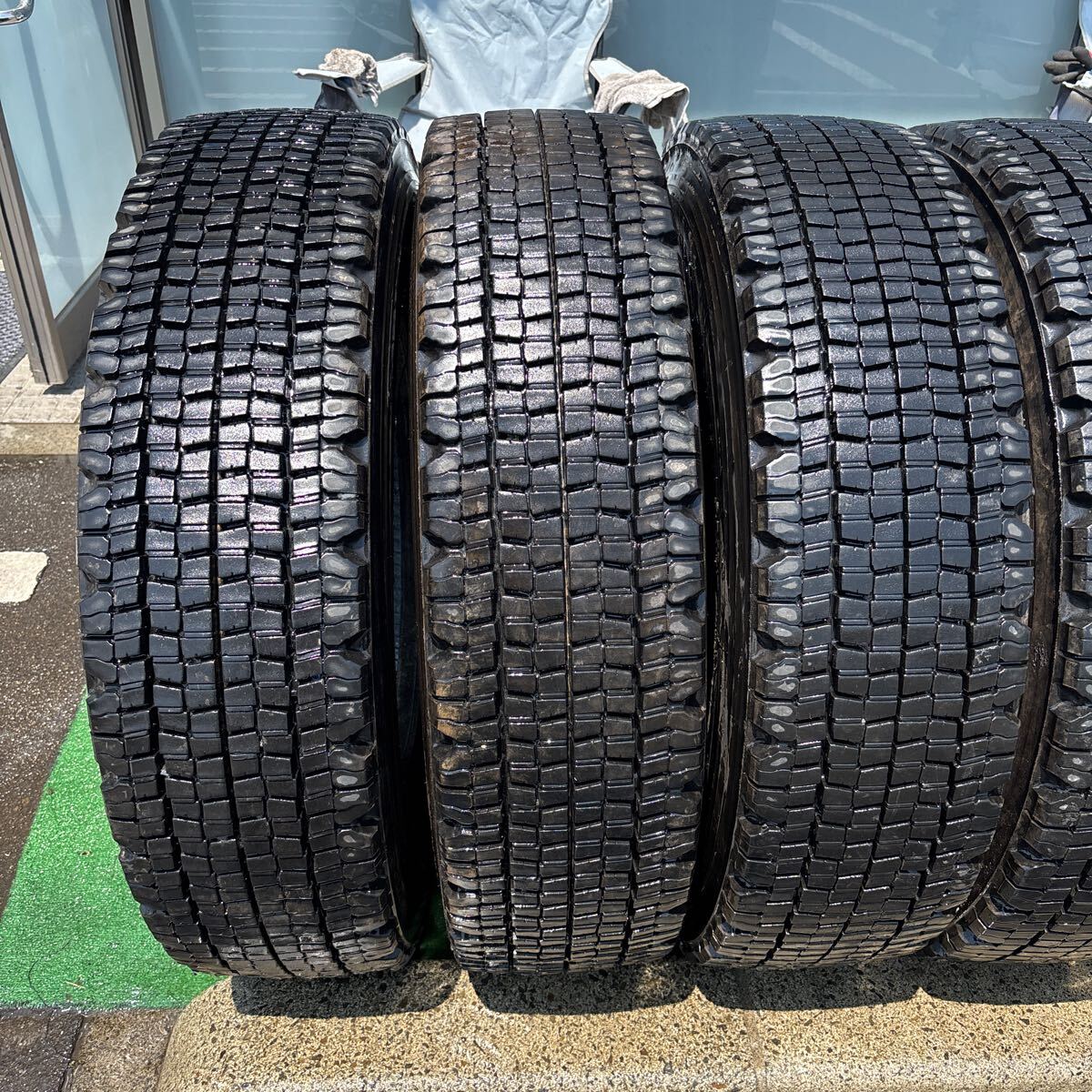 Yahoo!オークション - 9R19.5 中古スタッドレス 激安美品 6本セット 57...