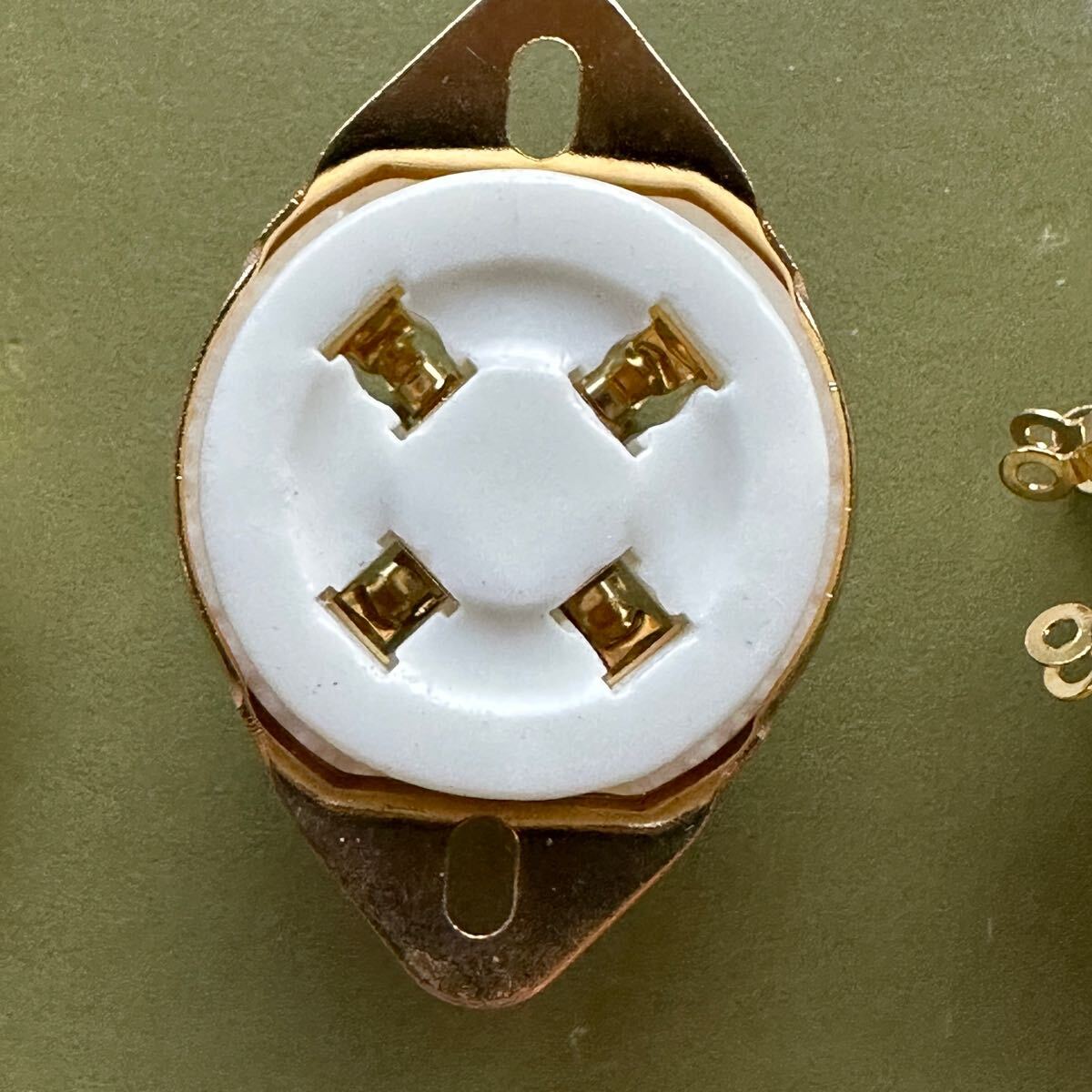 Yahoo!オークション - UX 下付 丸 金メッキ 4p 4ピン ソケット 300A 30...