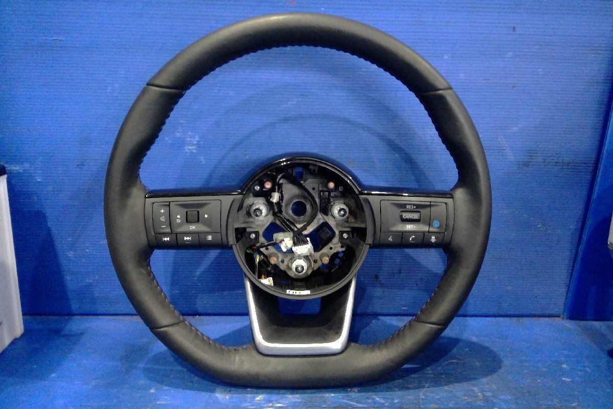 H 日産 ノート オーテック クロスオーバー/SNE13/E13 革巻き ステアリングホイール スイッチ 青ステッチ 2503338(その他)｜売買されたオークション情報、yahooの商品情報 ...