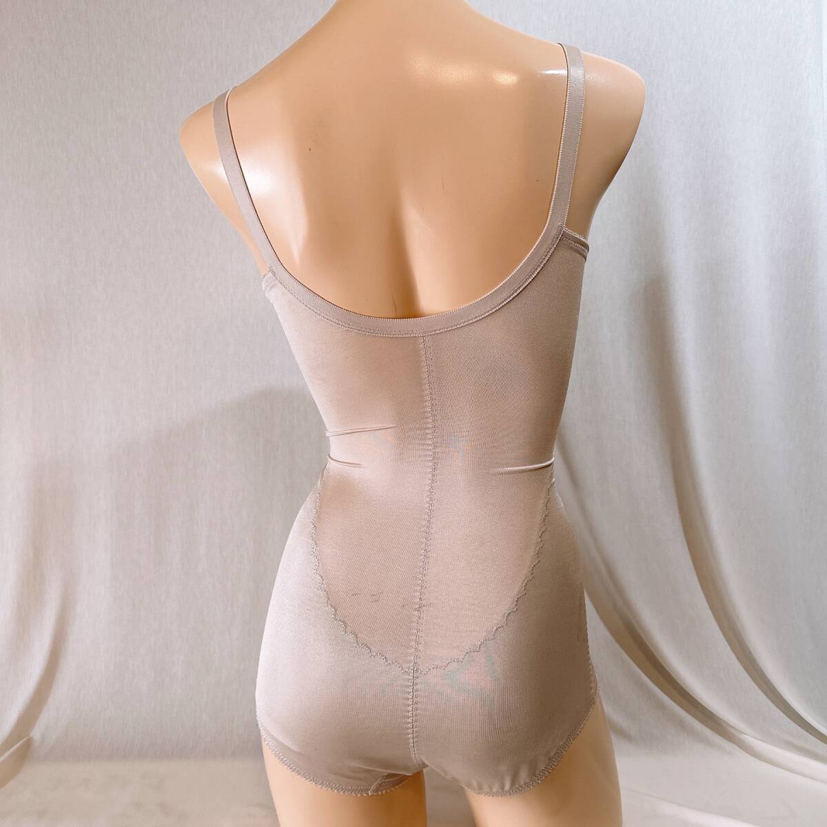 Yahoo!オークション - 128 高級 ボディスーツ B85L