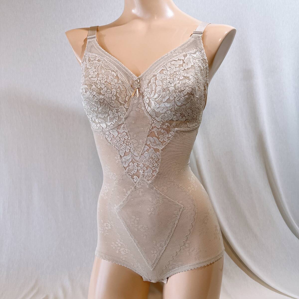 Yahoo!オークション - 233ワコール 高級 ボディスーツ D80L