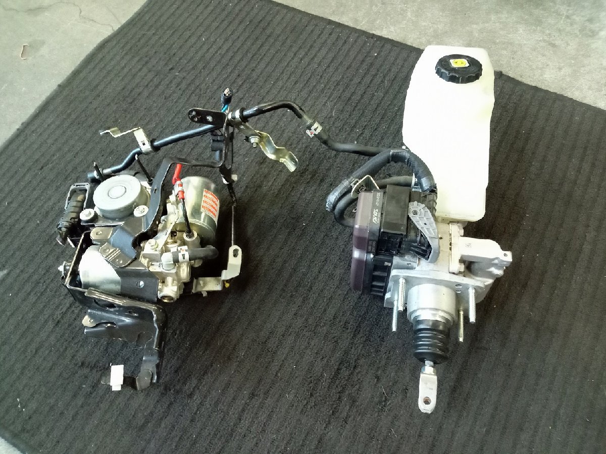 Yahoo!オークション - B-2087 H31年 ZVW51 後期 プリウス Sツーリング...