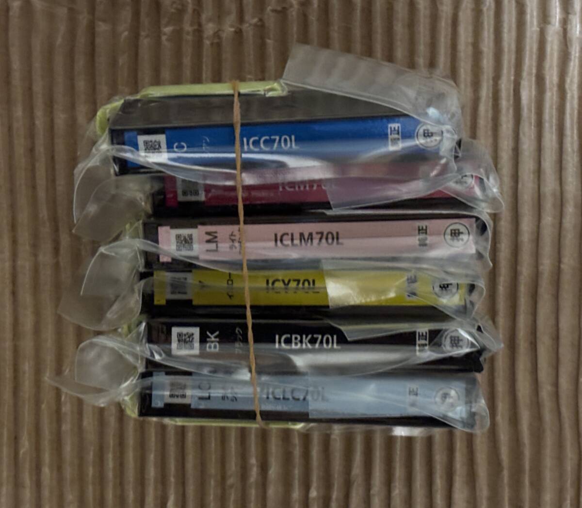 EPSON純正インクカートリッジ IC6CL70L ICBK70L ICY70L ICC70L ICM70L ICLC70L ICLM70L 6本セット IC70L さくらんぼ(エプソン ...