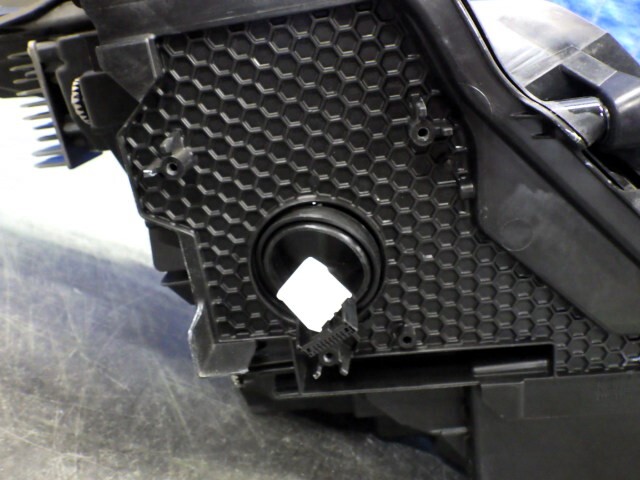 Yahoo!オークション - 3696 ハリアー MXUA80 MXUA85 右ライト LED 48-2...