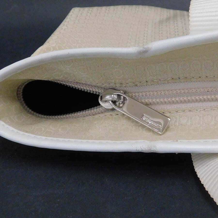 Yahoo!オークション - 1円 美品 フェラガモ ハンドバッグ AU-21-2317 ...