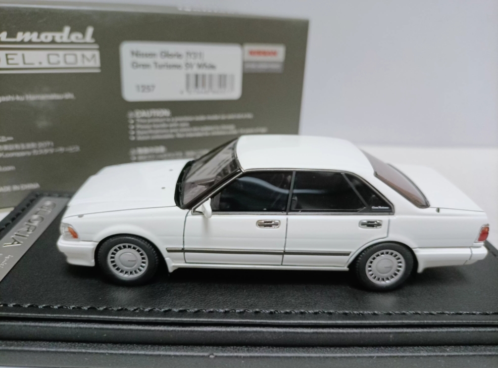 Yahoo!オークション - 送料無料 IG 1 43 Nissan Gloria Y31 GranTurism...