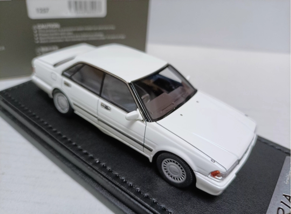 Yahoo!オークション - 送料無料 IG 1 43 Nissan Gloria Y31 GranTurism...