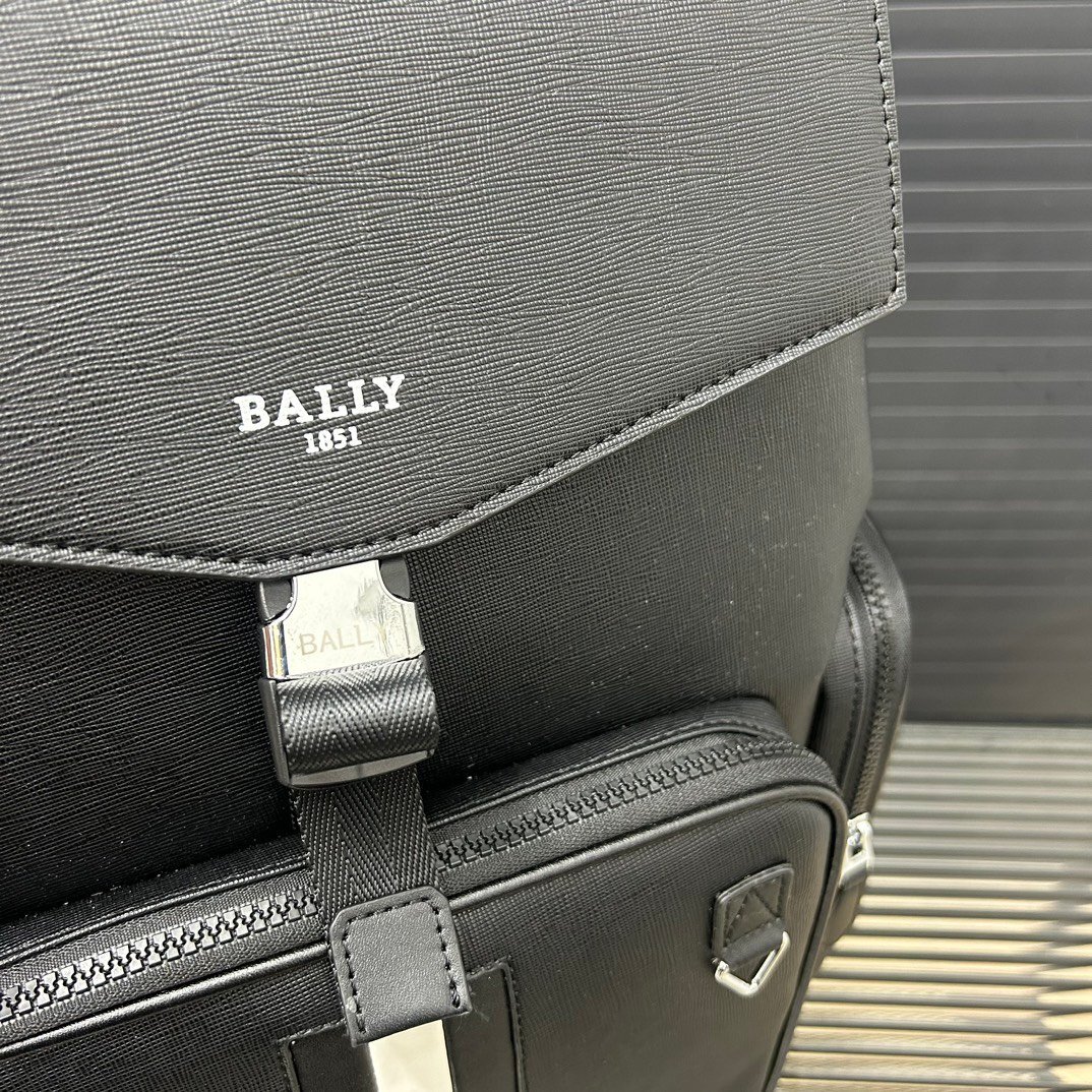BALLY バリー リュックサック デイパック ショルダー クロスボディ トート バッグ30 x 42 cm(トートバッグ)｜売買されたオークション情報、yahooの商品情報をアーカイブ公開 ...