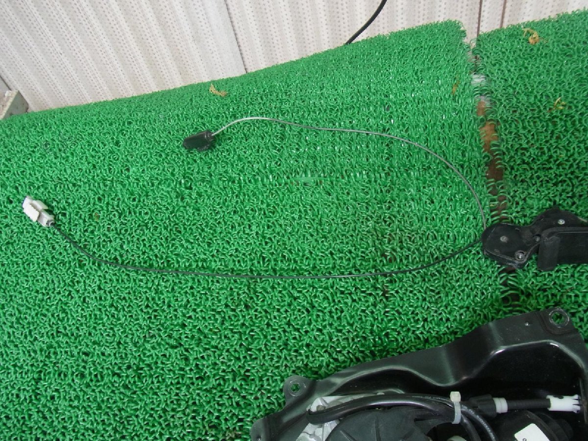 Yahoo!オークション - 250603-WB3 送料無料 ノア AZR60 左 スライドド...