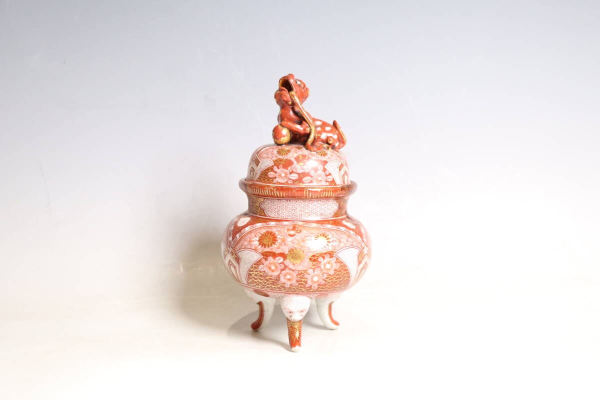 Yahoo!オークション - 九谷 八郎手 赤絵細密画 三足獅子香炉（C753）