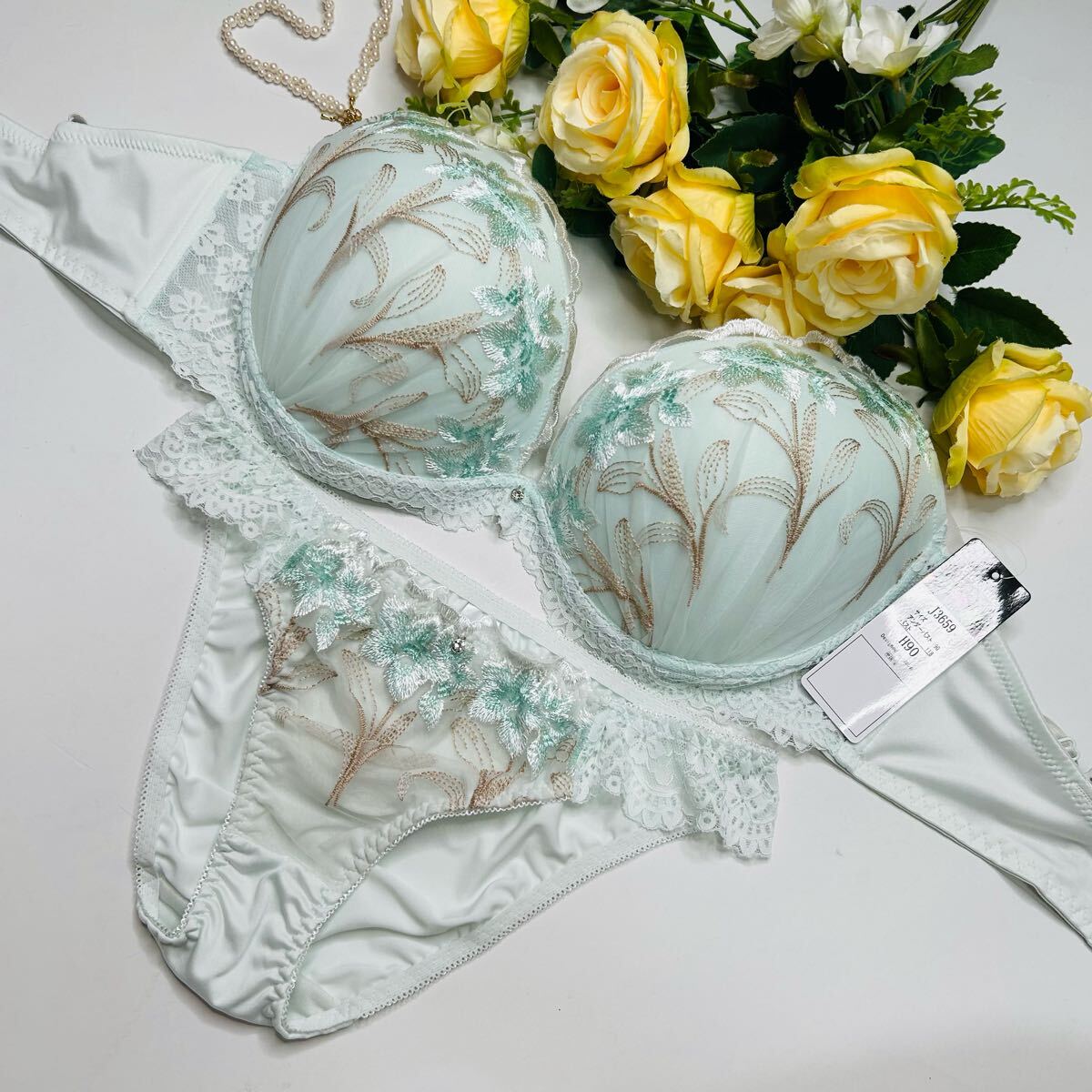 Yahoo!オークション - H90 3Lブラジャー&パンティ フリージア 7