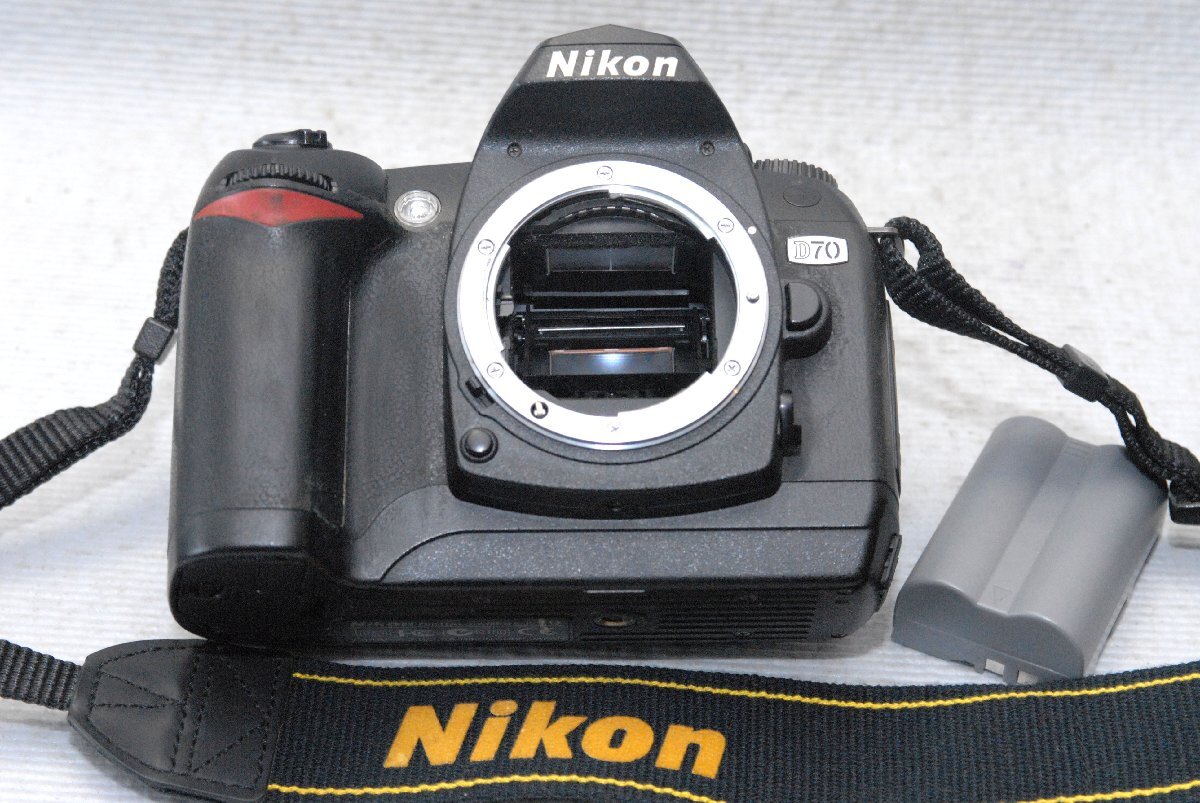 Yahoo!オークション - Nikon ニコン 高級デジタル一眼レフカメラ D70ボ...