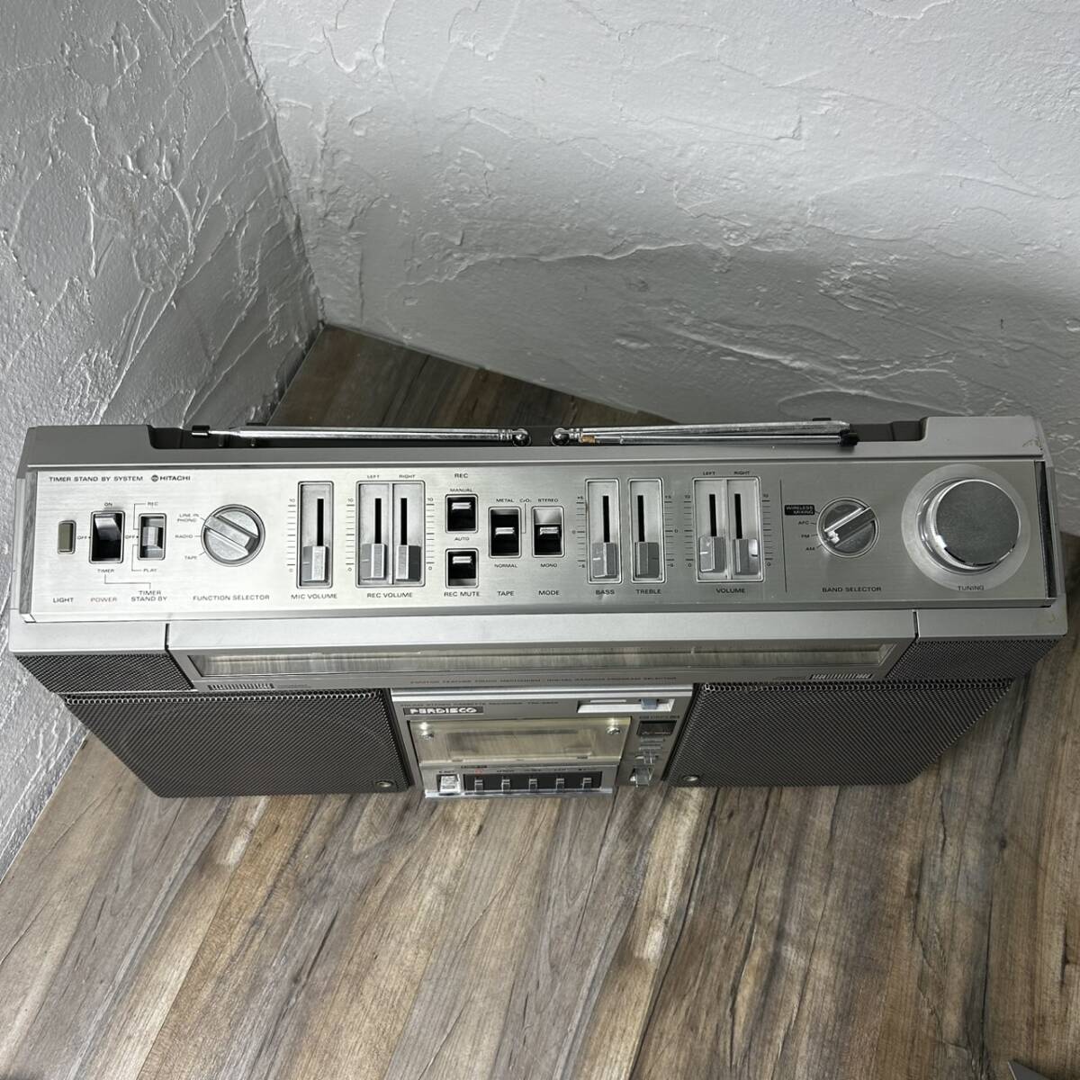 Yahoo!オークション - 【U4三】 HITACHI 日立 TRK-8800 ラジカセ 昭和...