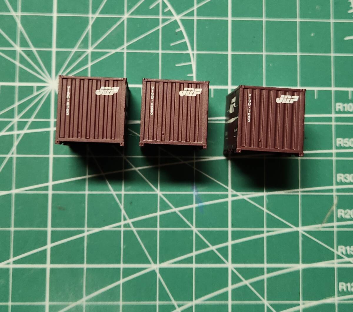 Yahoo!オークション - TOMIX V19B形通風コンテナ（3個入り） 3138 ②