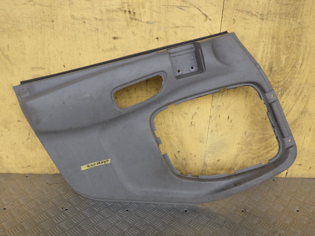 Yahoo!オークション - r6103-77 日産 UD トラックス クオン ドア 内張...