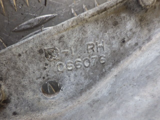 Yahoo!オークション - r754-26 日野 レンジャー ヘッドライト ブラケッ...