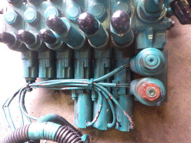 Yahoo!オークション - r3111-70 タダノ クレーン 油圧バルブ 操作レバ...