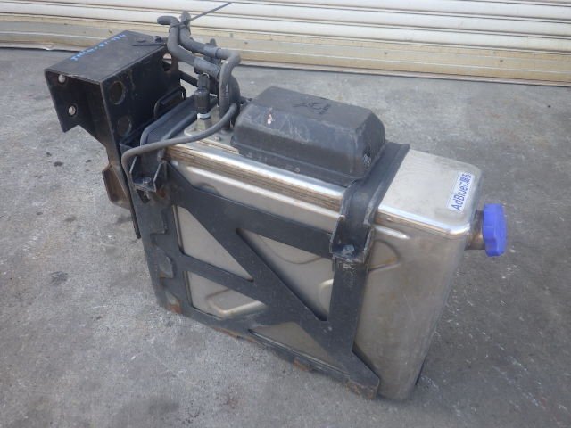 Yahoo!オークション - r672-36 日産 UD トラックス クオン アドブルー...