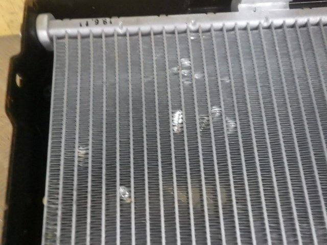 Yahoo!オークション - r6103-70 日産 UD トラックス クオン エアコン ...