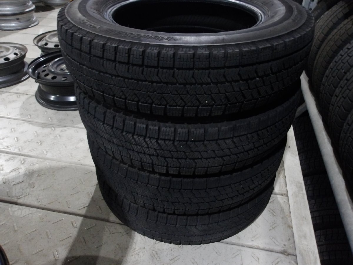 Yahoo!オークション - (R07/06/09) 13インチ / スタッドレスタイヤ