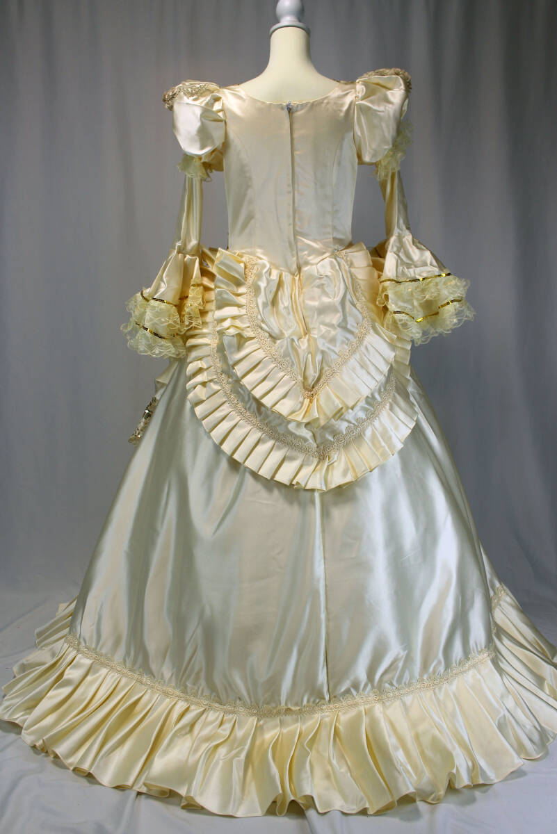 Yahoo!オークション - [d69] ウェディングドレス 19号～21号 カラード...