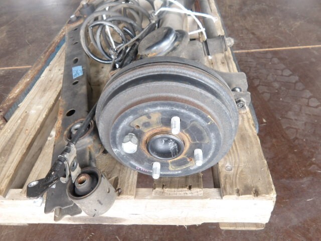 Yahoo!オークション - ムーヴ LA160S リヤアクスルホーシング X07 4211...