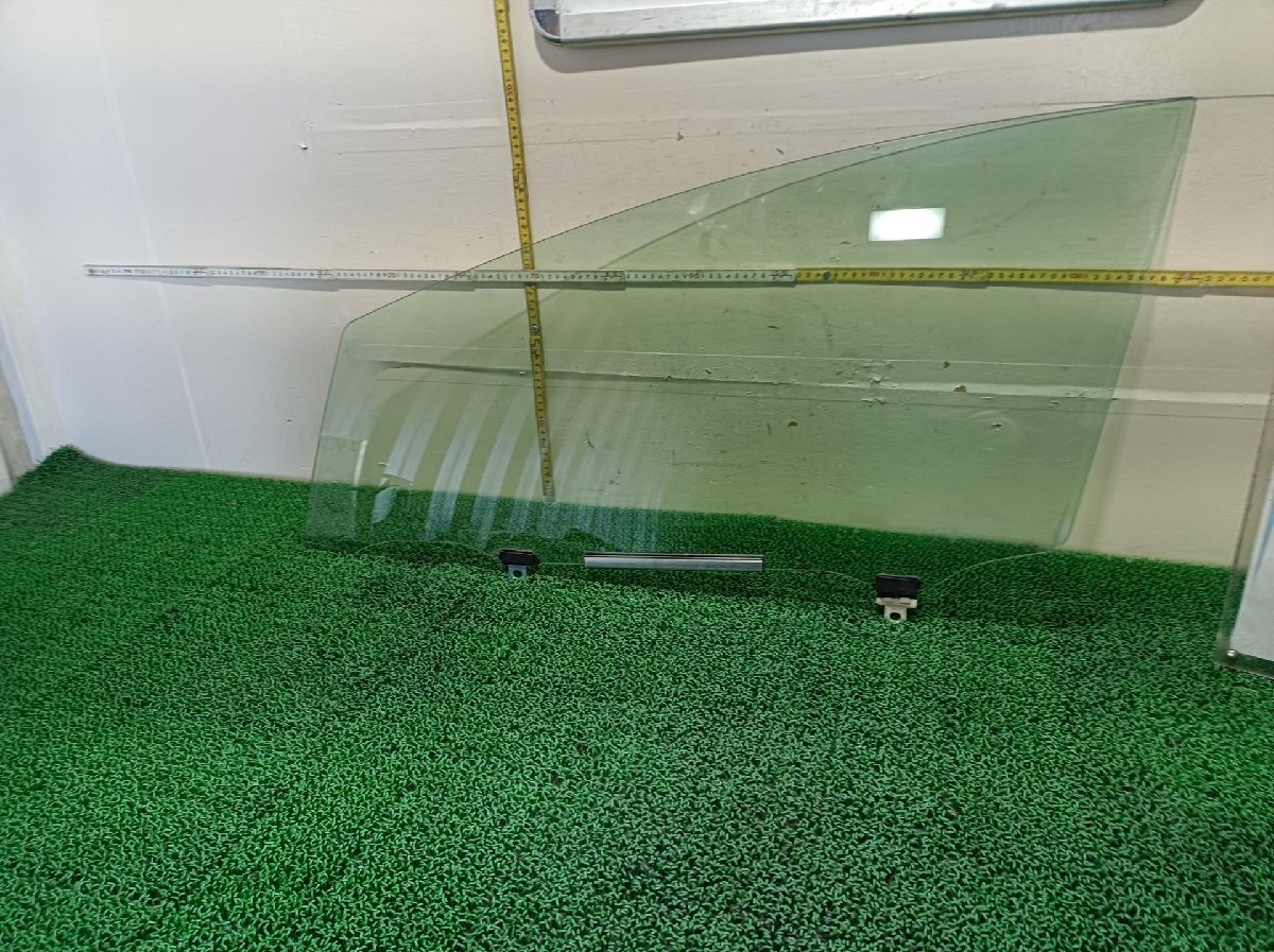 Yahoo!オークション - トヨタ 左フロントドアガラス プリウス DAA-ZVW3...