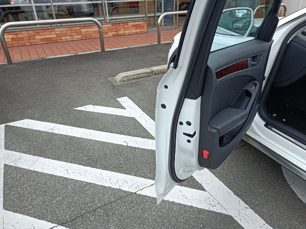 Yahoo!オークション - アウディ 左 フロントドア A4 オールロード クワ...