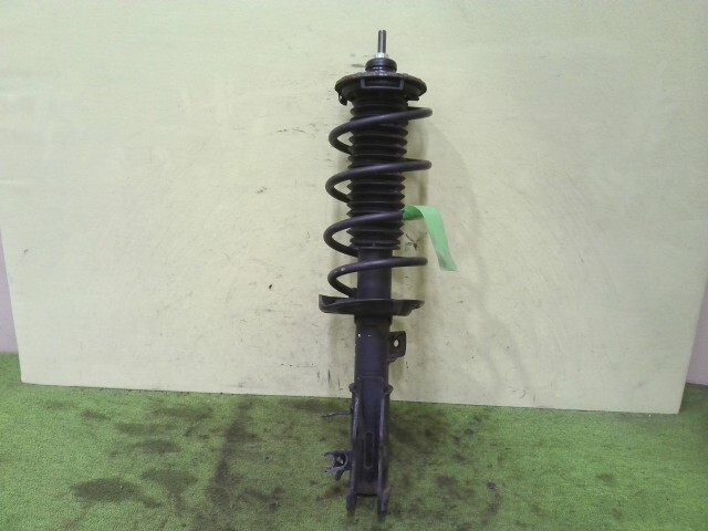 Yahoo!オークション - ヴェゼル DAA-RU3 右Fストラット LEB-H1 NH731P ...