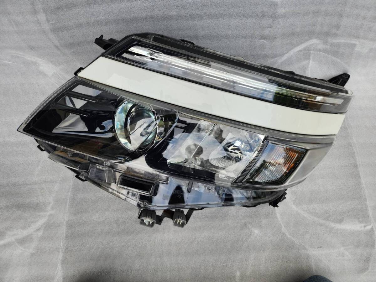 Yahoo!オークション - S187 80 ヴォクシー ZRR80 ヘッドライト 左 ZWR8...