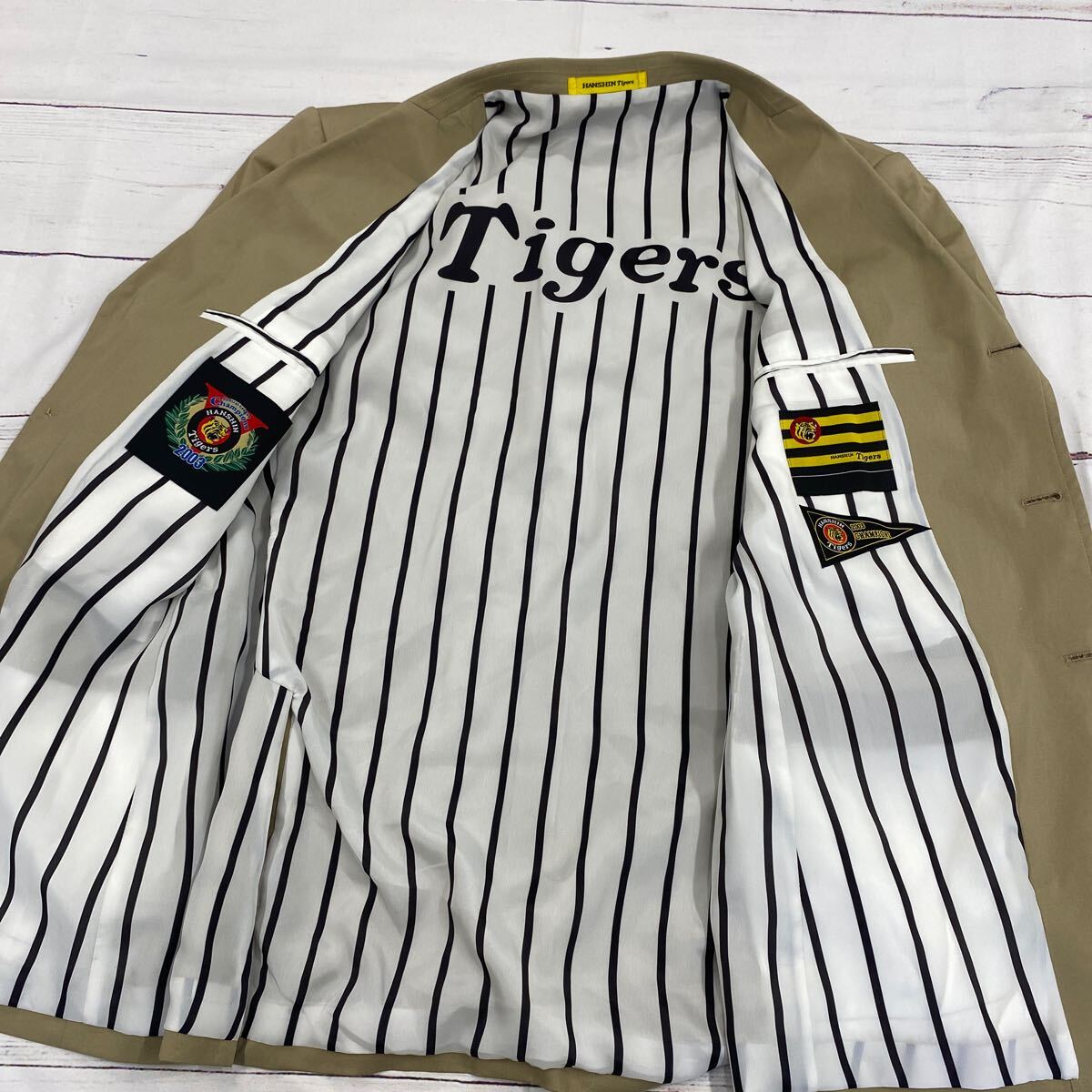 Yahoo!オークション - Y22 阪神タイガース 2003年 優勝記念 ブレザー ...