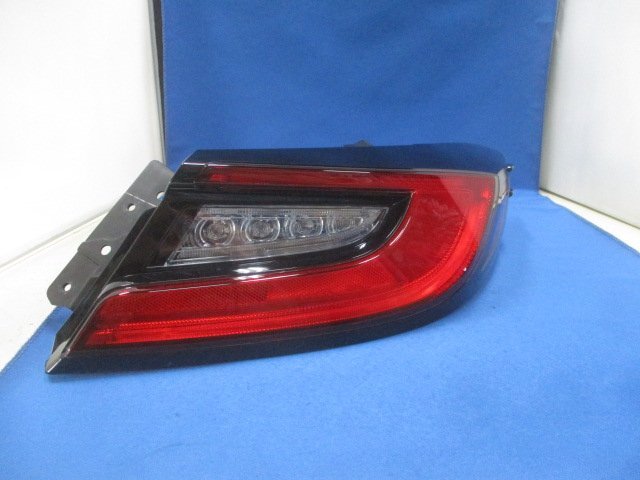 Yahoo!オークション - トヨタ GR86 ZN8 右テール 純正 ICHIKOH D258 84...