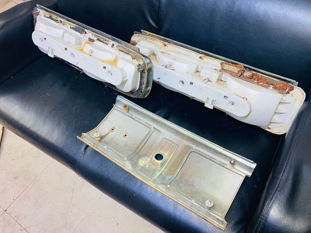 Yahoo!オークション - 日産 純正 332 セドリック テール ランプ リア ...