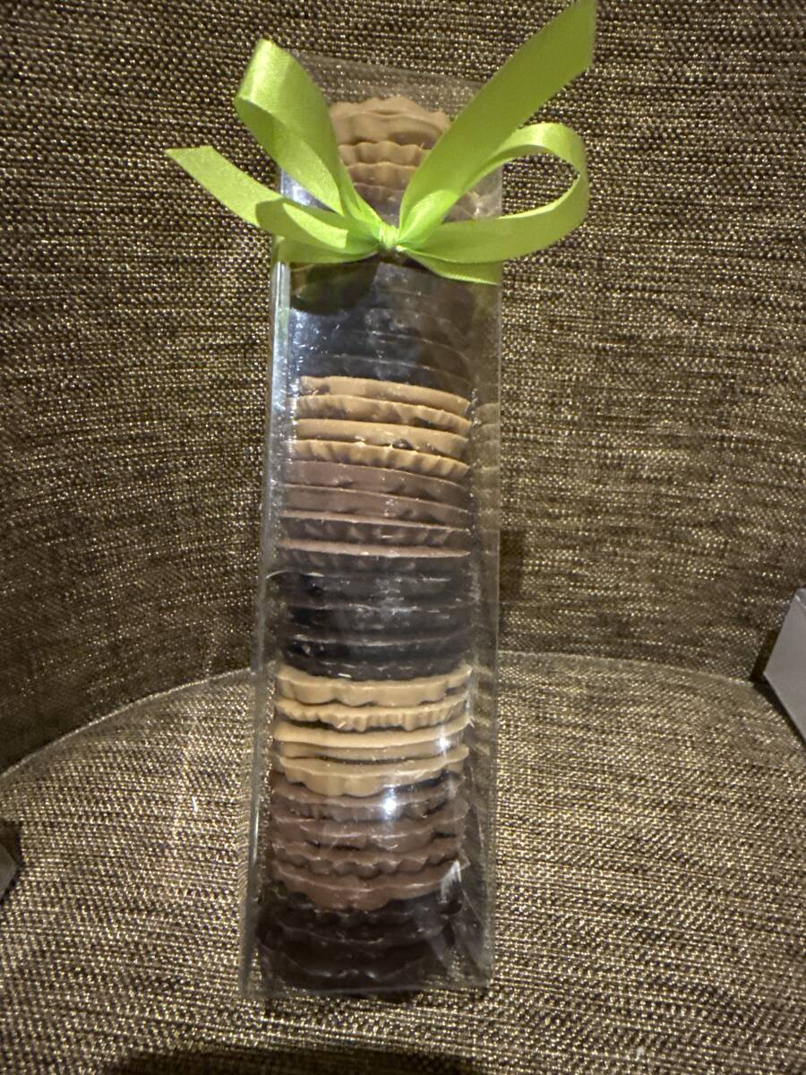 オススメ 絶品 ベルギー ブルージュ スペゲラエールChocolaterie Spegelaere milk&dark&caramel フラワーチョコレート込271g 込278g(チョコレート ...