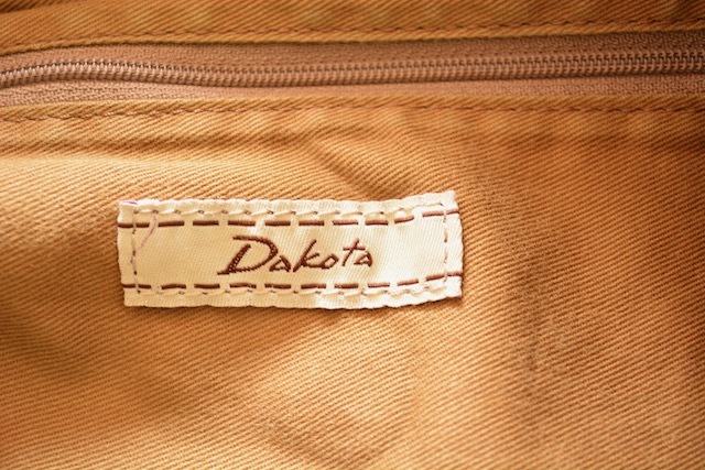 Yahoo!オークション - 【 Dakota ダコタ 】A4収納可 レザー トートバッ...