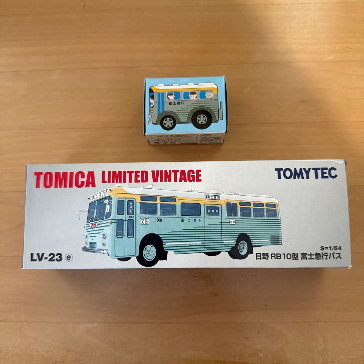 Yahoo!オークション - LV-23e 日野 RB10型 富士急行バス （グリーン×...