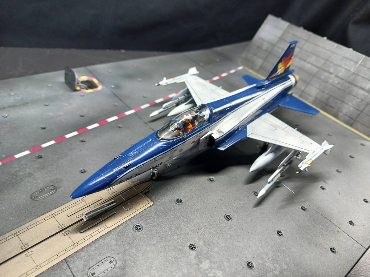 1/72 エリア88 F-20タイガーシャーク “風間 真” 完成品 with AIM-120 アムラーム +空母 エリア88 フライトデッキ付き(その他)｜売買されたオークション情報 ...